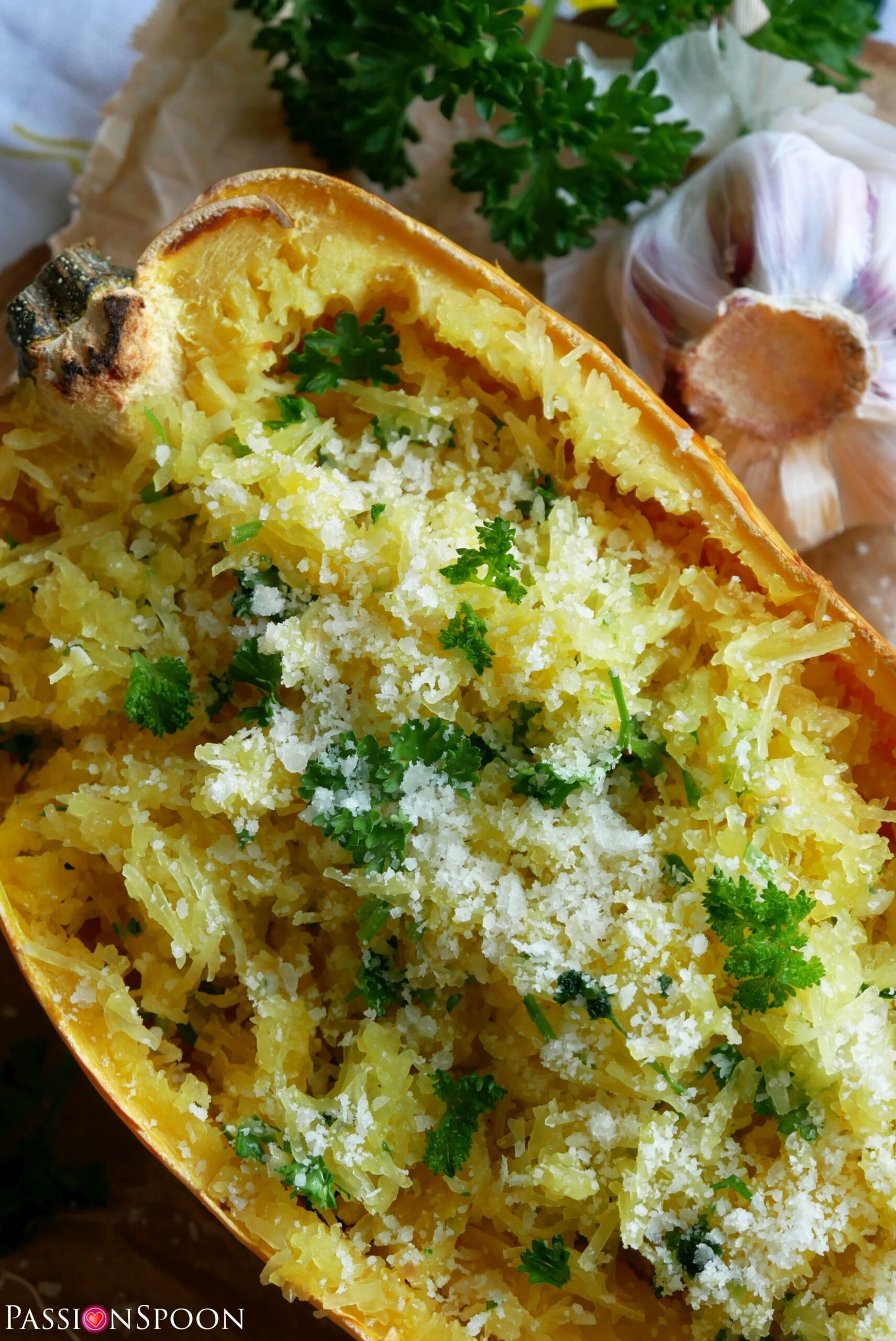 Garlic parsley spaghetti squash - PassionSpoon